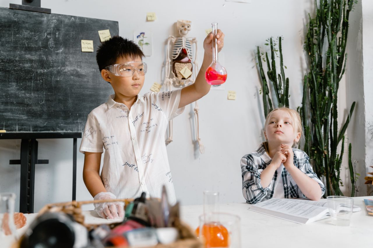 Why Should You Hire A Science Tutor For Your Child?